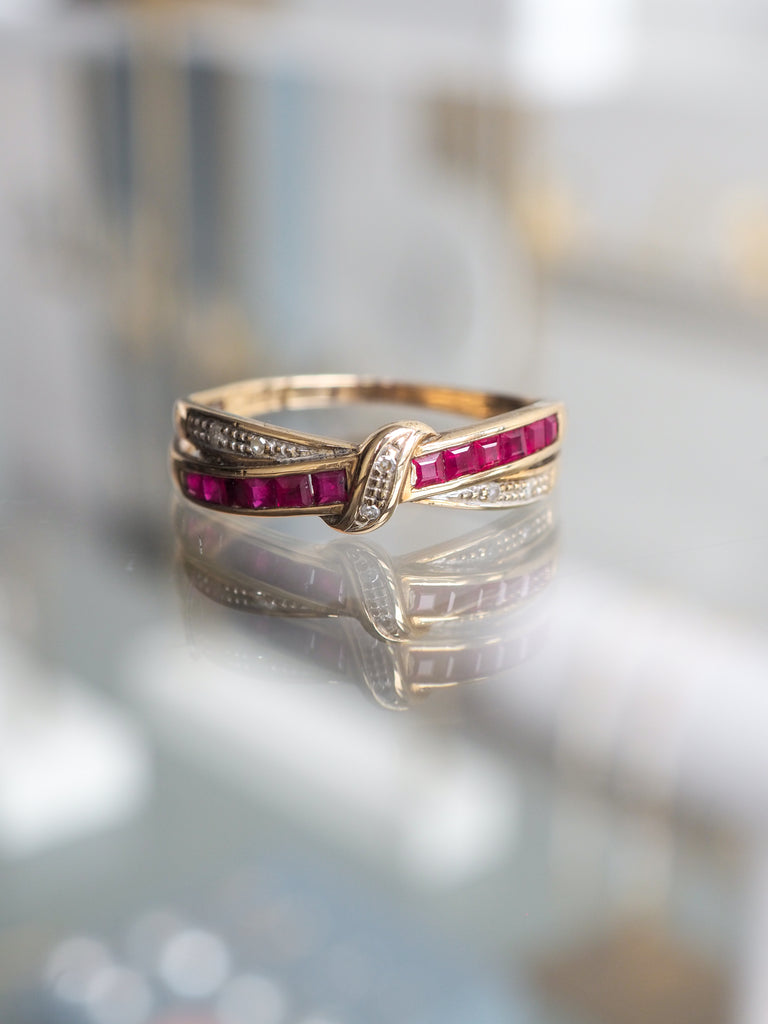 VINTAGE 9CT YELLOW GOLD DIAMOND & RUBY CROSSOVER RING – Laura Vann